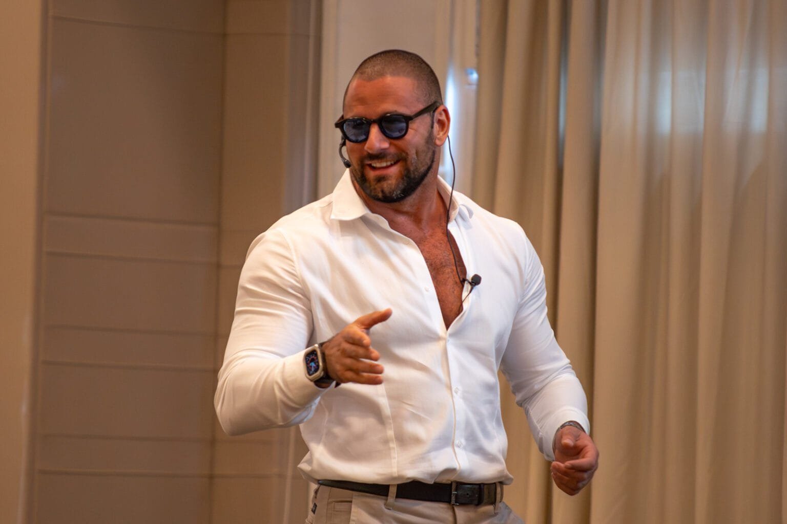 Il fitness di lusso è arrivato in Lunigiana. Alex Theory si racconta ...